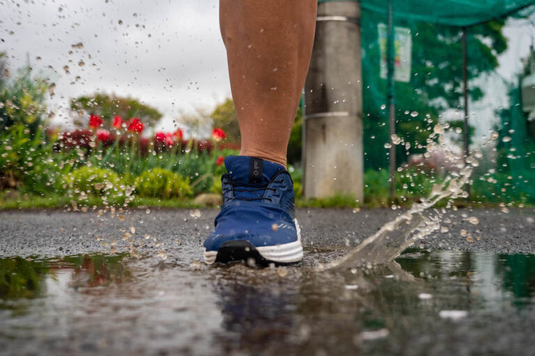 【シューズレビュー】ワークマン「アスレシューズ ストームランナー」持っておきたい万能な1足【PR】 | RUNNING STREET 365