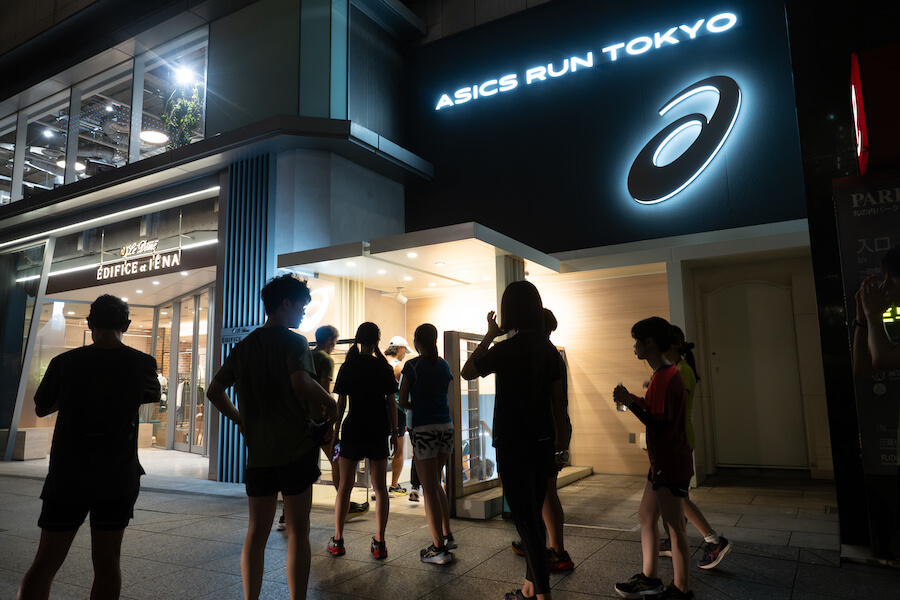 最新シューズで皇居ラン！「ASICS RUN TOKYO MARUNOUCHI」リニューアルオープン | RUNNING STREET 365